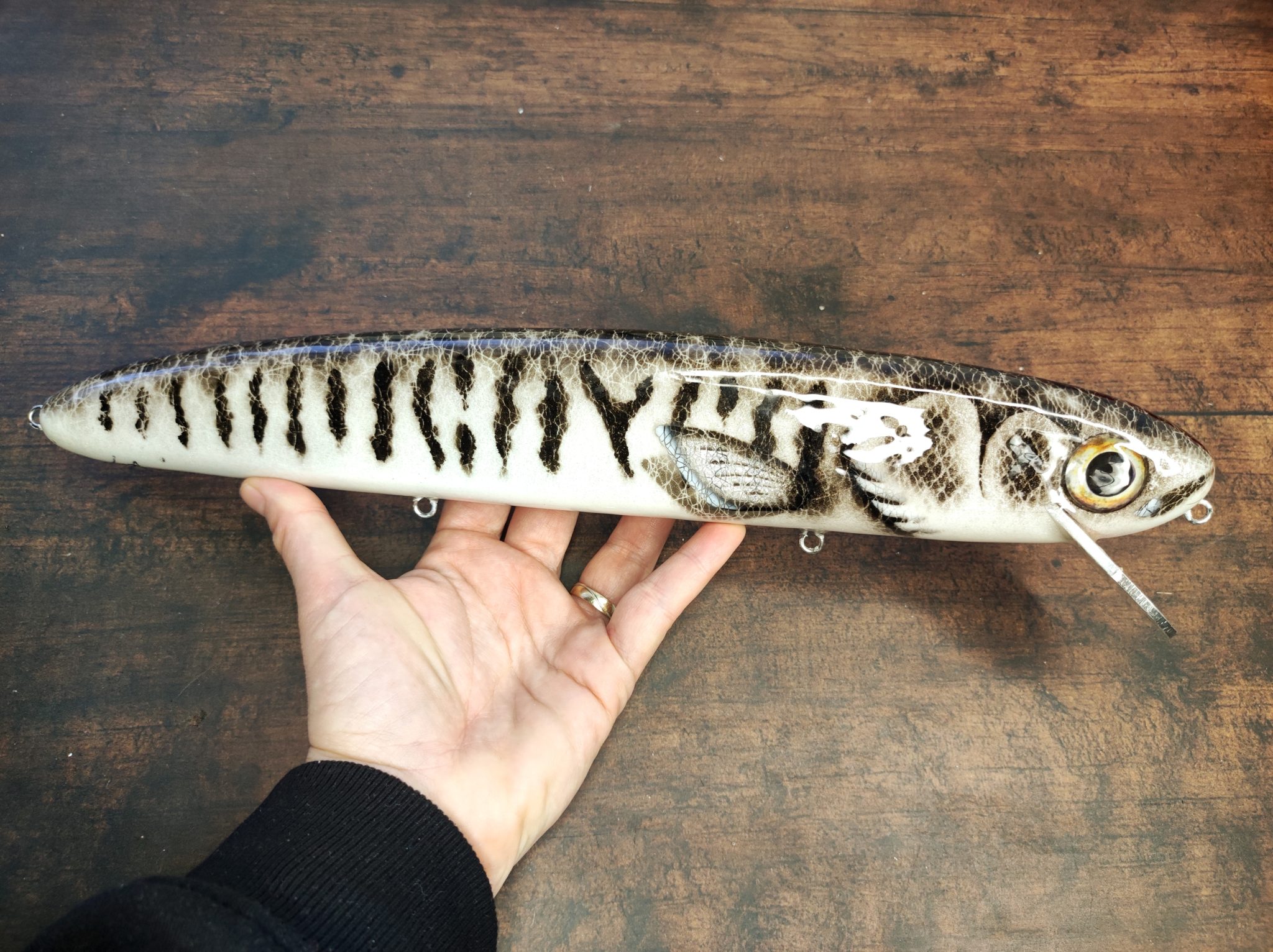 Giant Stalker 14in Silver Walleye